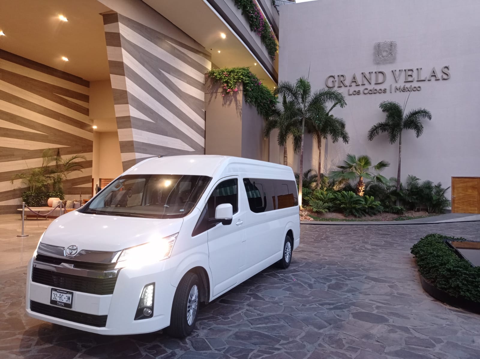 Taxis Cabos – Airport Transportation